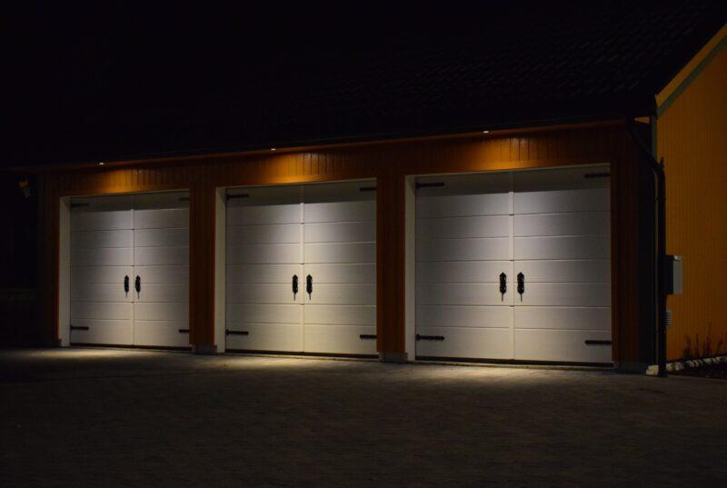 How to Lighten Up Your Garage Door With Types of Lights